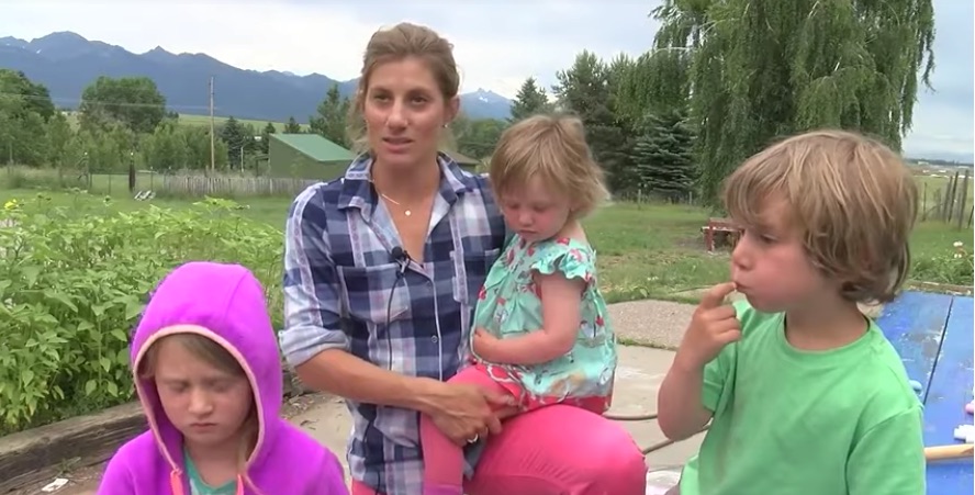 Mom Breaks Half-Marathon World Record While Pushing Her Kids In A Stroller