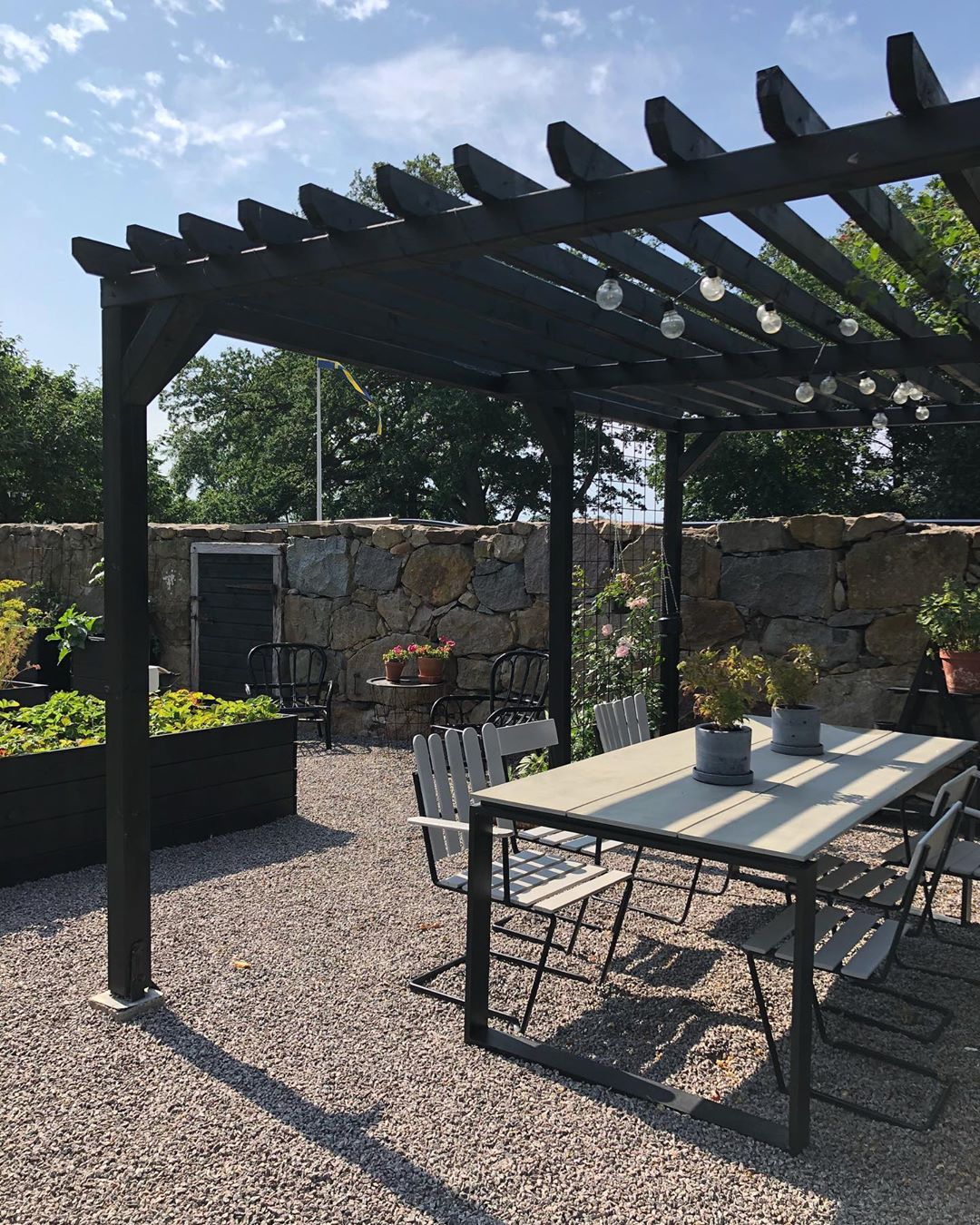 40 affordable DIY projects to upgrade any backyard