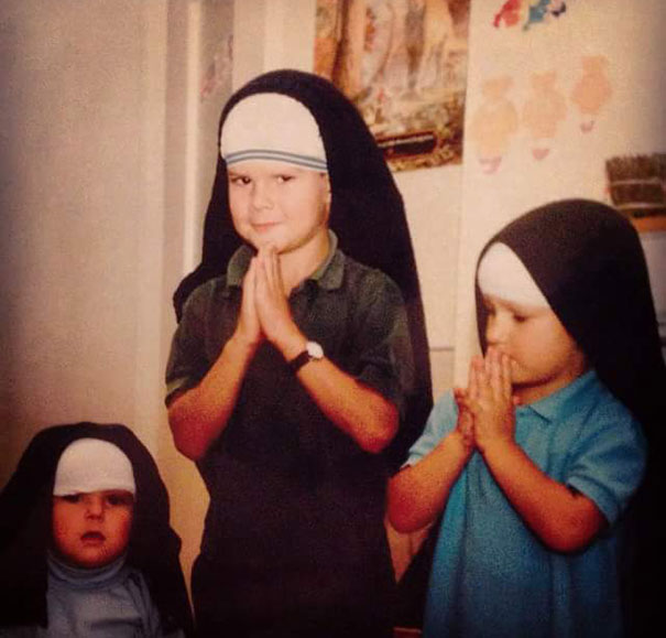 30 most awkward, funny, and bizarre sibling photos