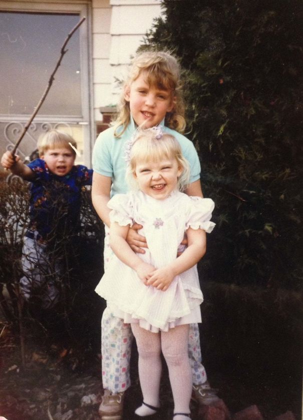 30 most awkward, funny, and bizarre sibling photos