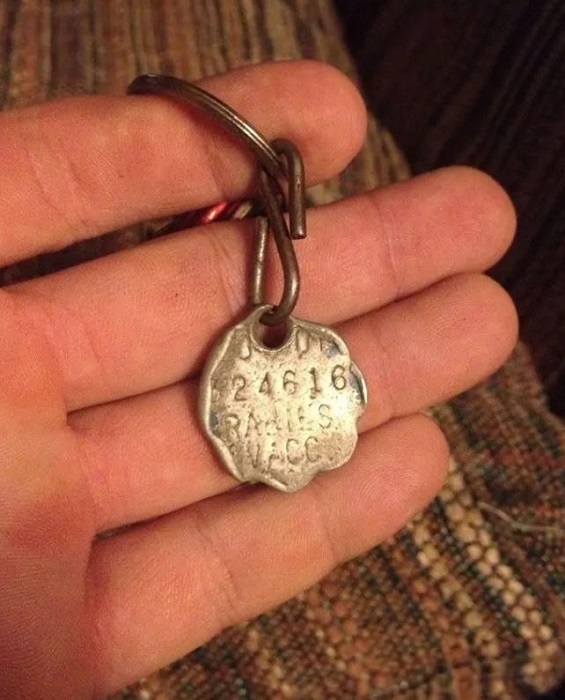 30 photos of worn-out items that have an interesting story to share