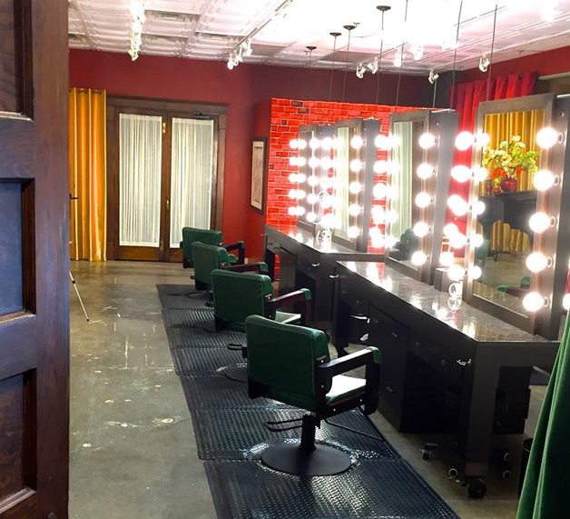 Woman Goes From “Hippie” To Glam In New Makeover