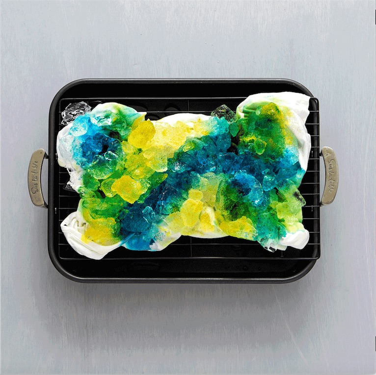 30 unusual ways to naturally dye your clothes