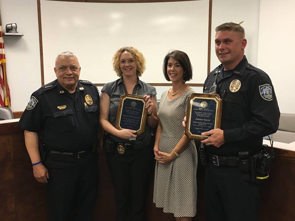 Kind cop doesn't hesitate to hold abandoned toddler