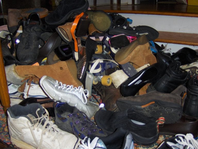 60 Items To Toss Right Away For A Clutter Free Home