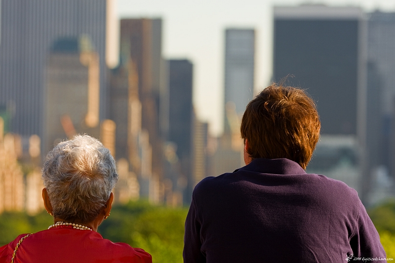 30 Striking photos that show a generation gap at its widest