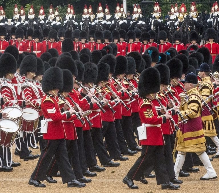 Soldier Fulfills Promise To Horse After 15 Years Apart