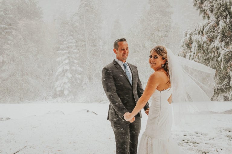Wedding photographer takes advantage of sudden snowstorm and scores ...