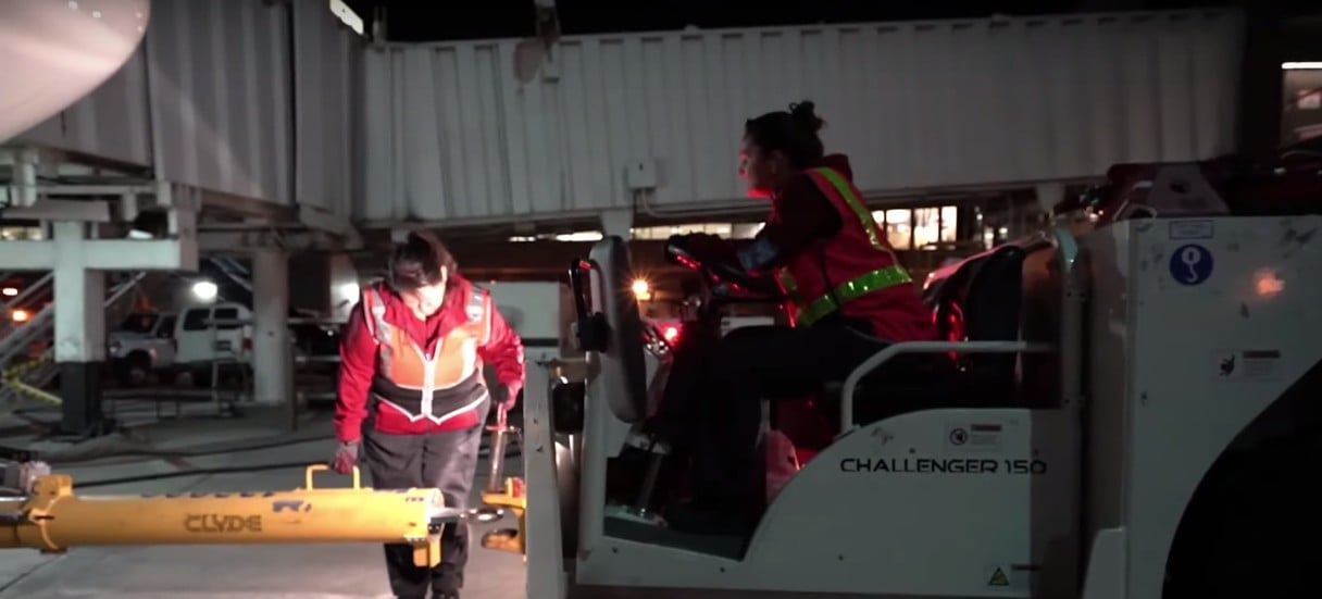 Delta flight has all-women crew, brings 120 girls to visit NASA