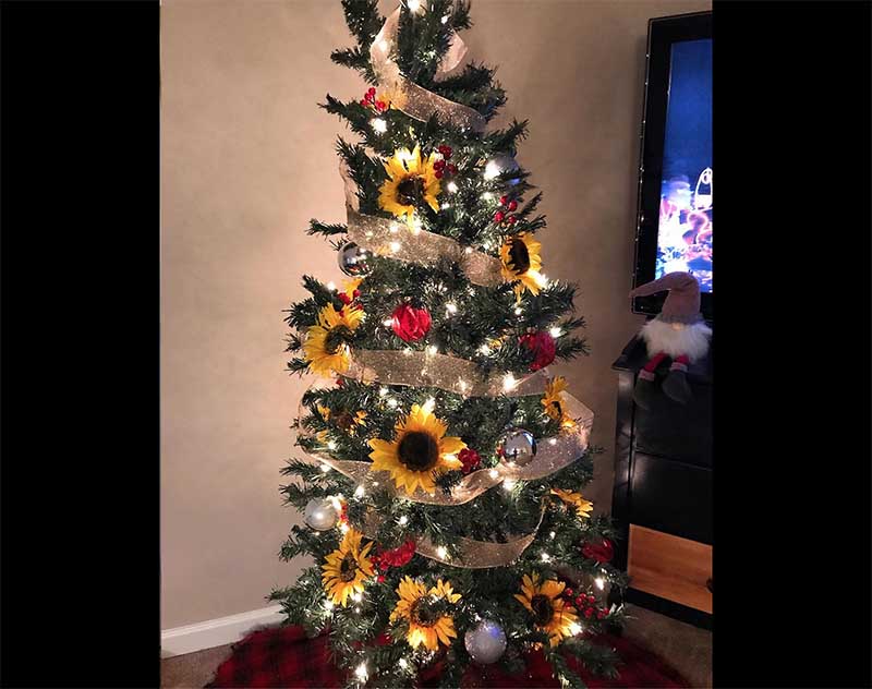 Sunflower christmas trees are the cheeriest decor