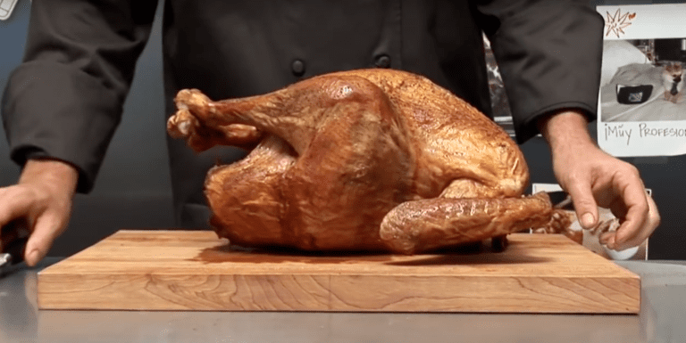 Professional chef shares trick to carve the perfect turkey every time