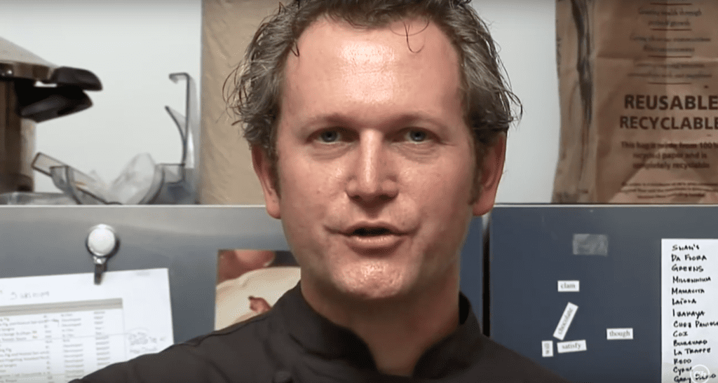 Professional chef shares trick to carve the perfect turkey every time