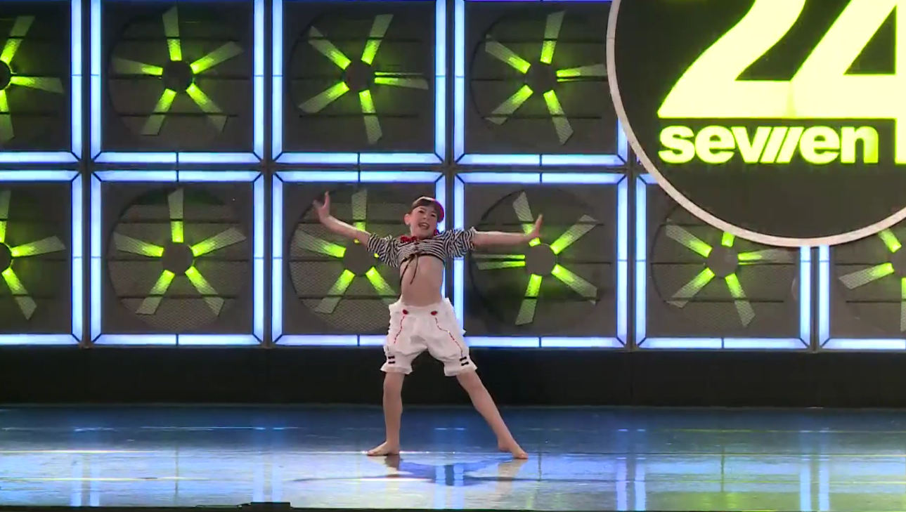 10-year-old dance moves lights up stage to song ‘Speaking French’