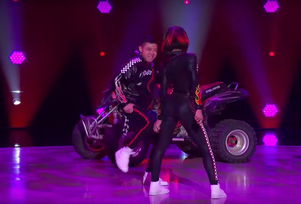 Dance in racing outfit enters stage, then light up the floor so bright ...