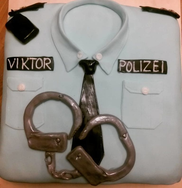 75 incredibly creative cakes that are almost too cool to eat