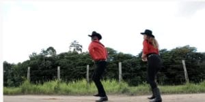 Dance duo rides up on horses – then busts out slick moves to “Old Town ...