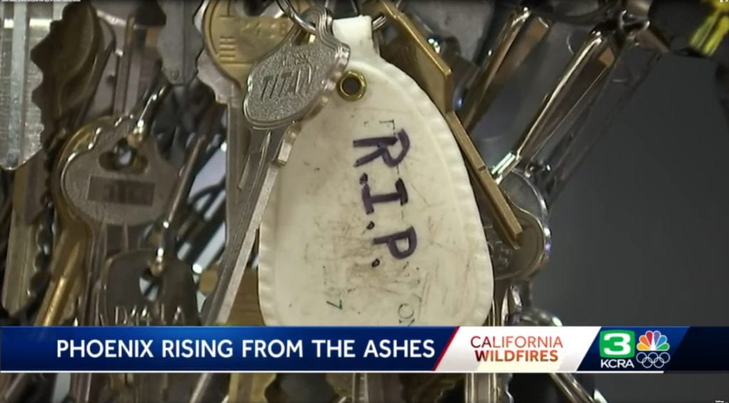 Art therapist collected 14,000 keys from wildfire victims – creates a ...