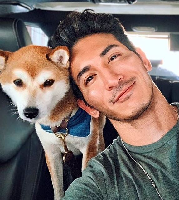 50 hot guys share pics with their dogs & they’re sure to make anyone drool