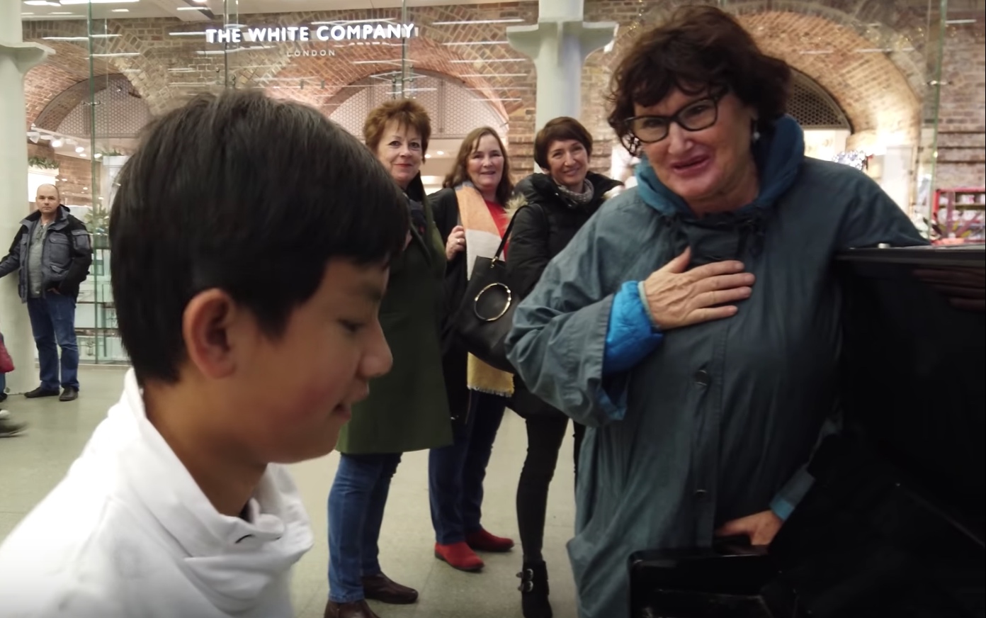 12-year-old pianist wows train station audience with ‘Sound of Silence ...