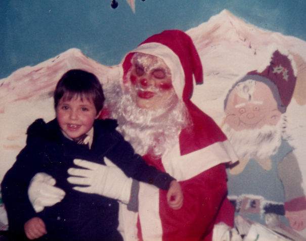 40 of the creepiest Santa's we've ever laid eyes on