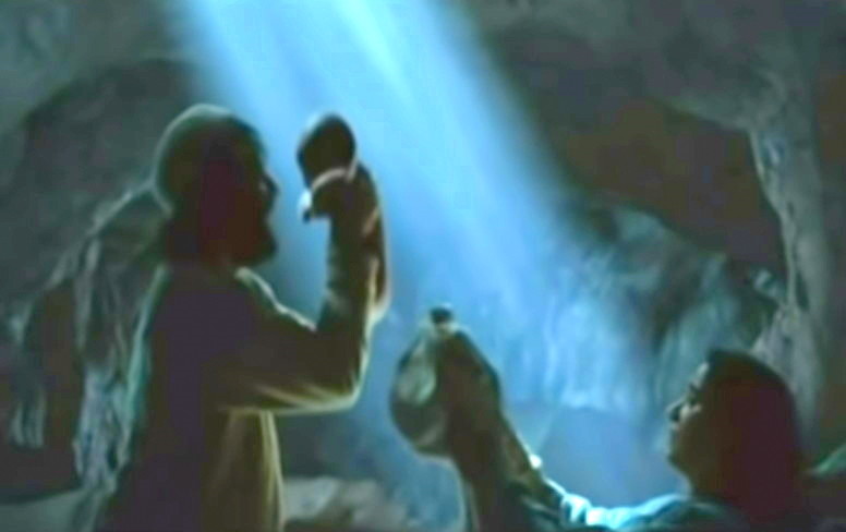 Josh Groban Sings Breathtaking Version Of "O Holy Night"