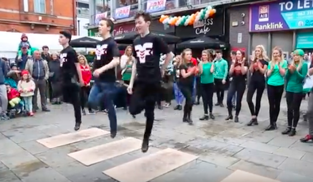 Irish dancers take over sidewalk – steal the spotlight with epic ...