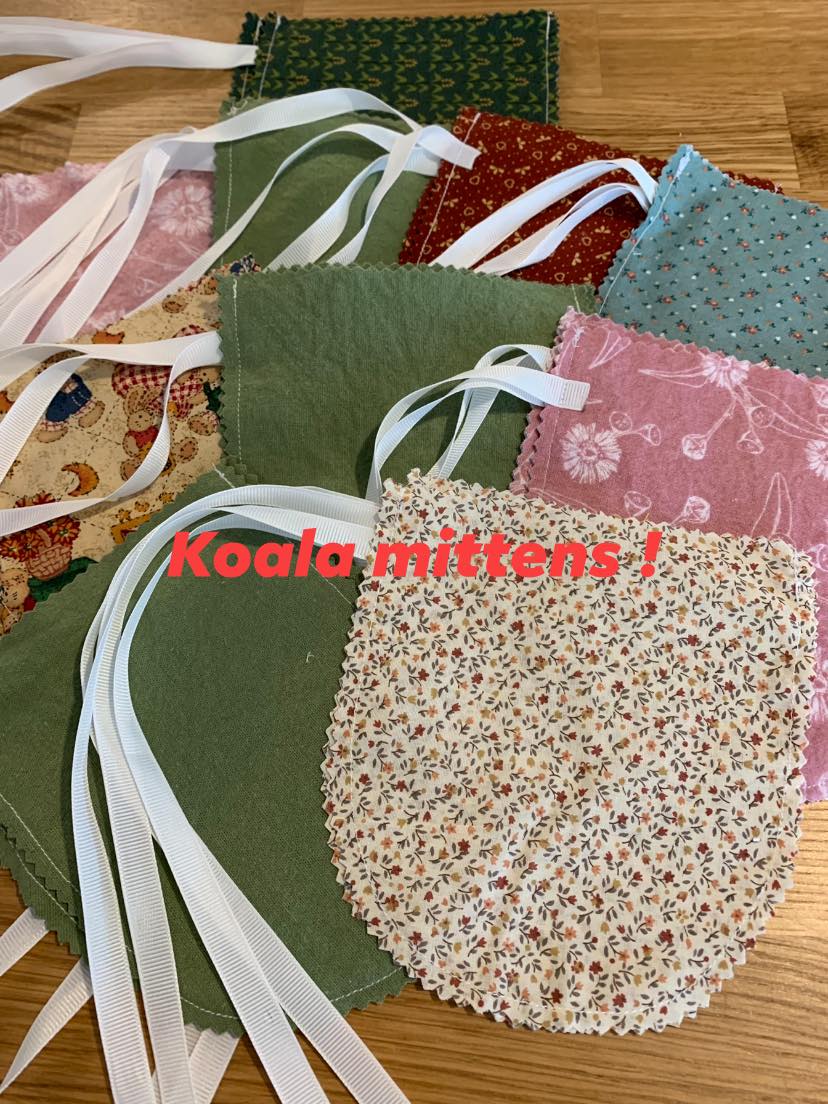 People knit mittens to help koala paws heal after bushfires