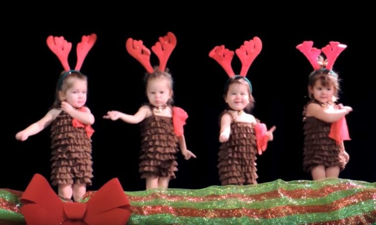 Tiny ‘reindeer’ make everyone’s heart burst moment they pop up to dance