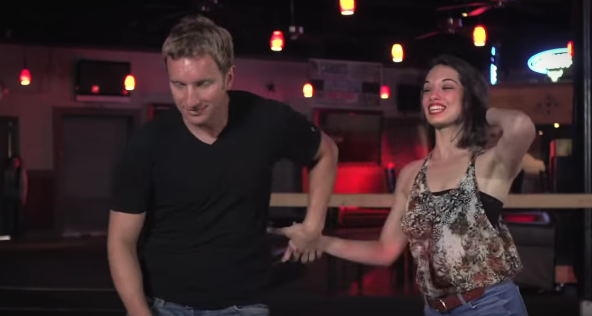 Pretty girl asks bartender to dance – then they light up the floor to ...