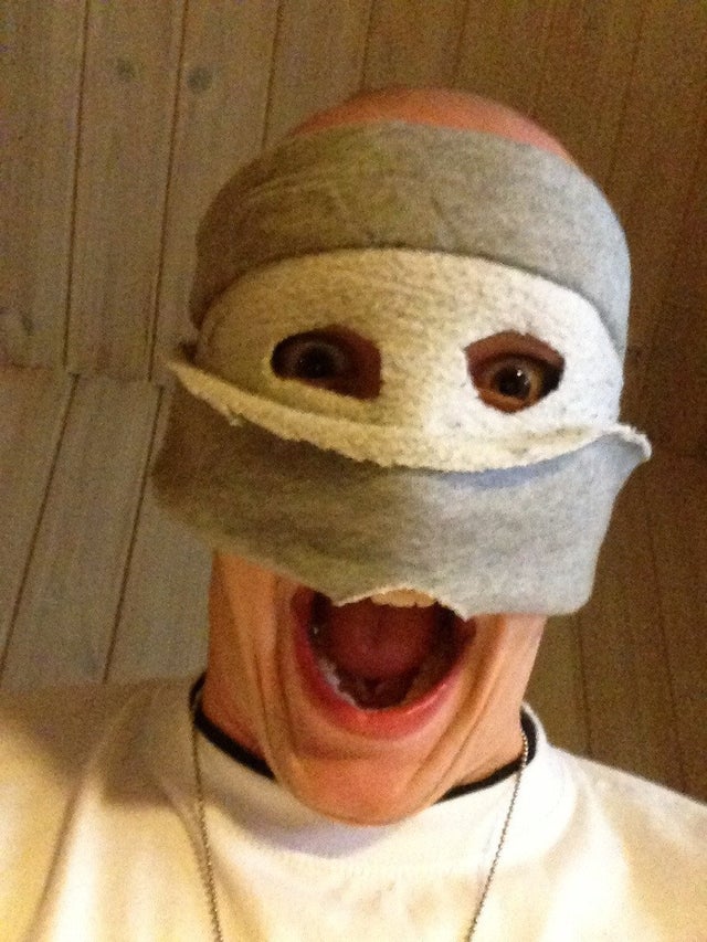 58 mysterious photos that just appeared on people’s phones