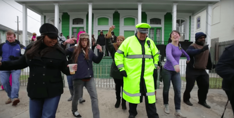 Police officer skips parade duty to do the cupid shuffle