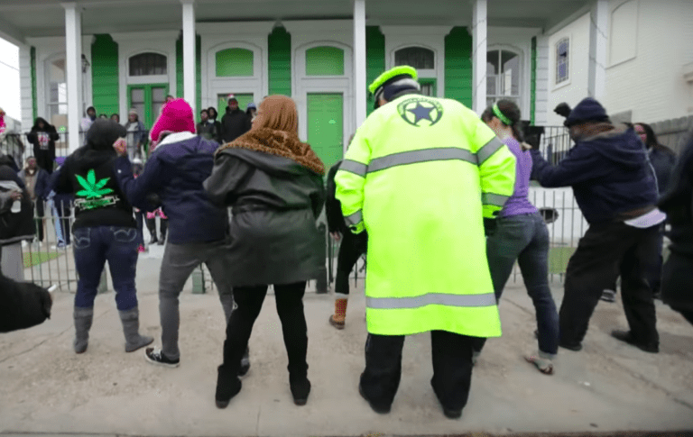 Police officer skips parade duty to do the cupid shuffle
