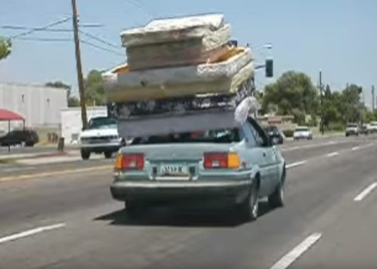 35 Crazy Ways People Have Moved Mattresses