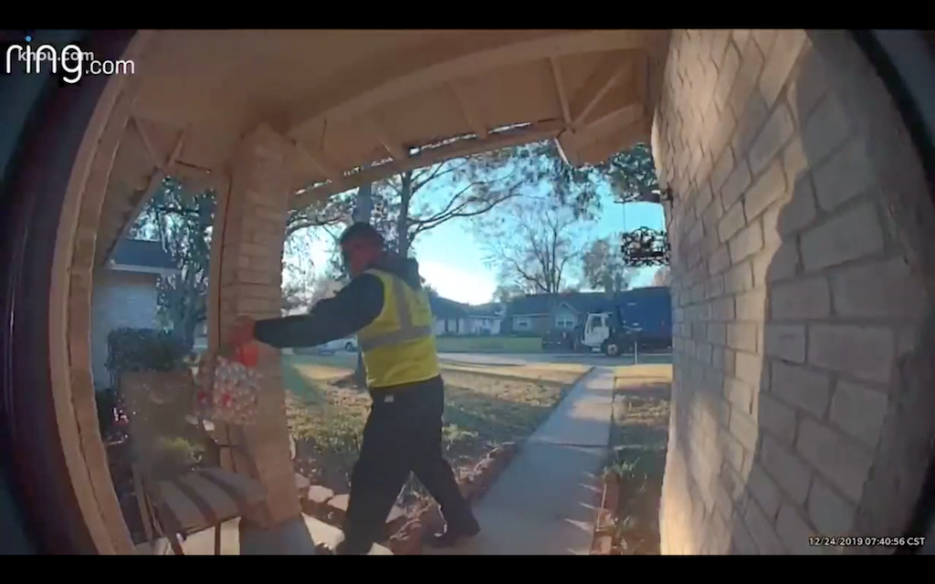 Garbage truck man leaves gift behind for 2-year-old that waves to him