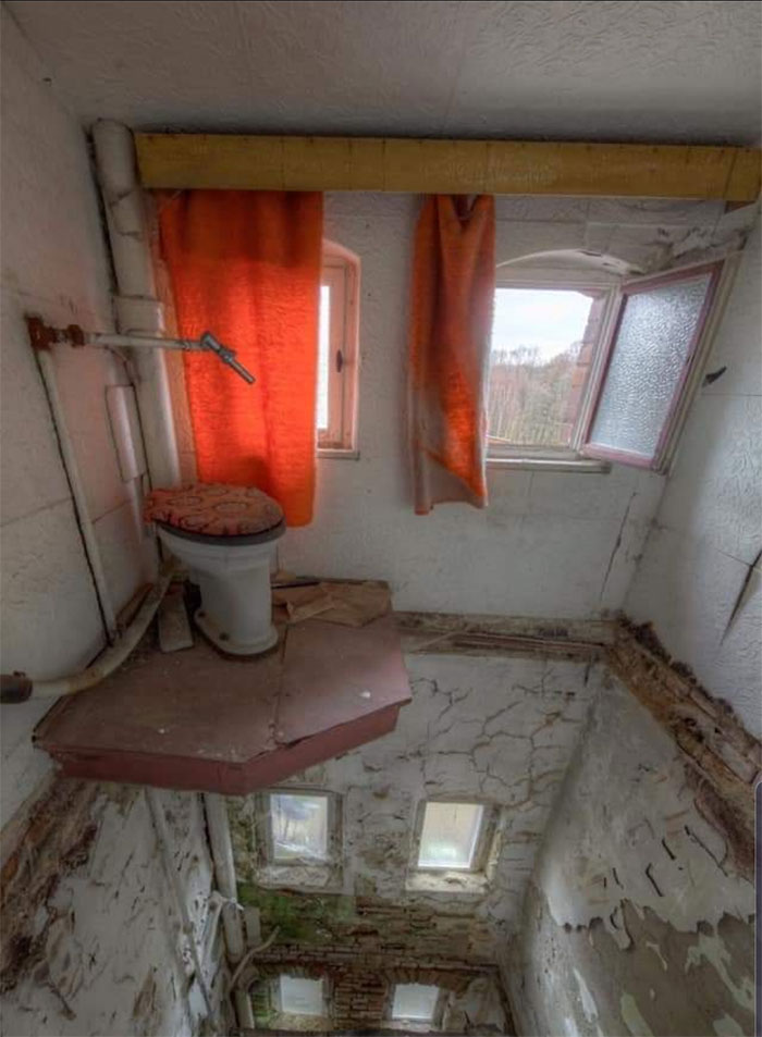 60 Strange and creepy toilets look quite threatening