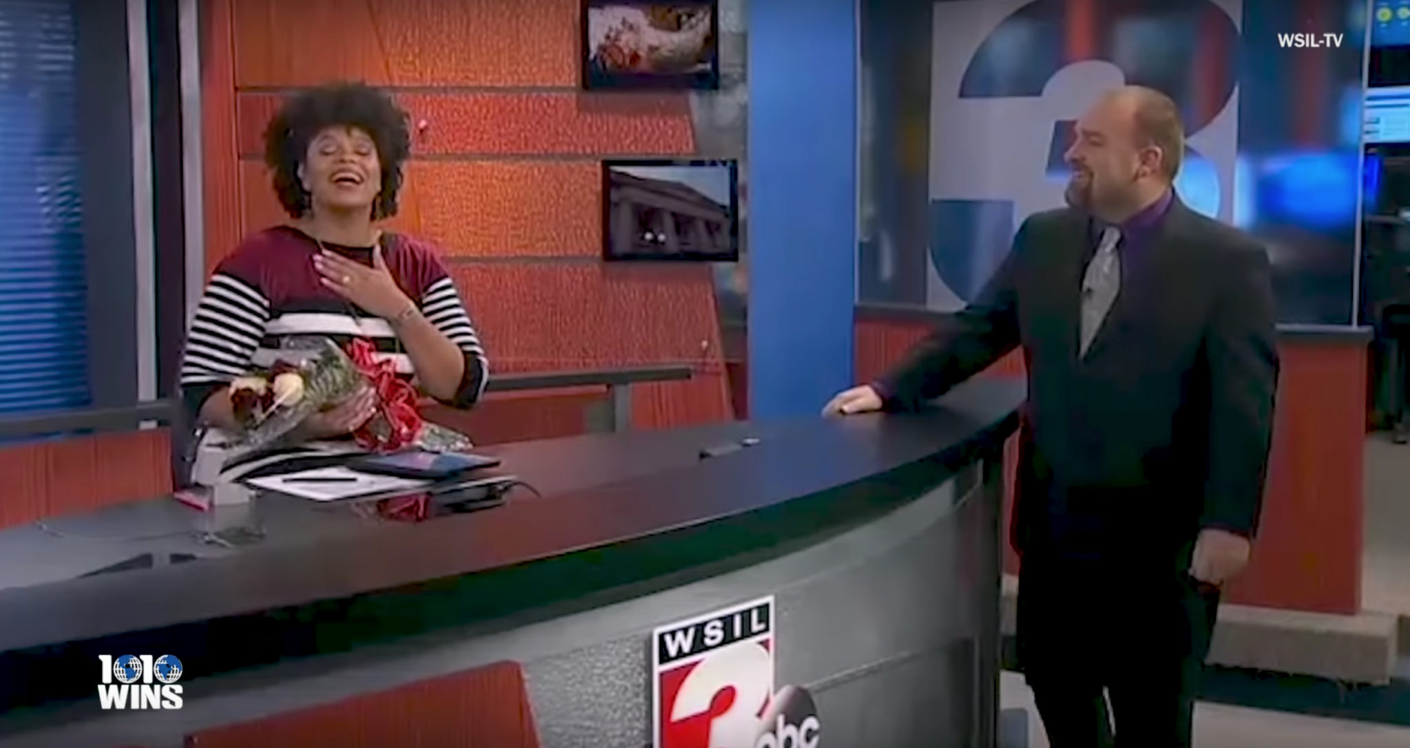 News anchor gives report – then her boyfriend interrupts to propose
