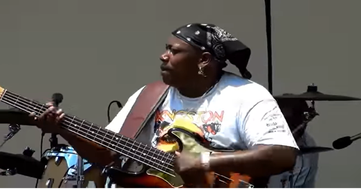 Band invites bassist to solo and his fast, funky fingers earn him 5 ...
