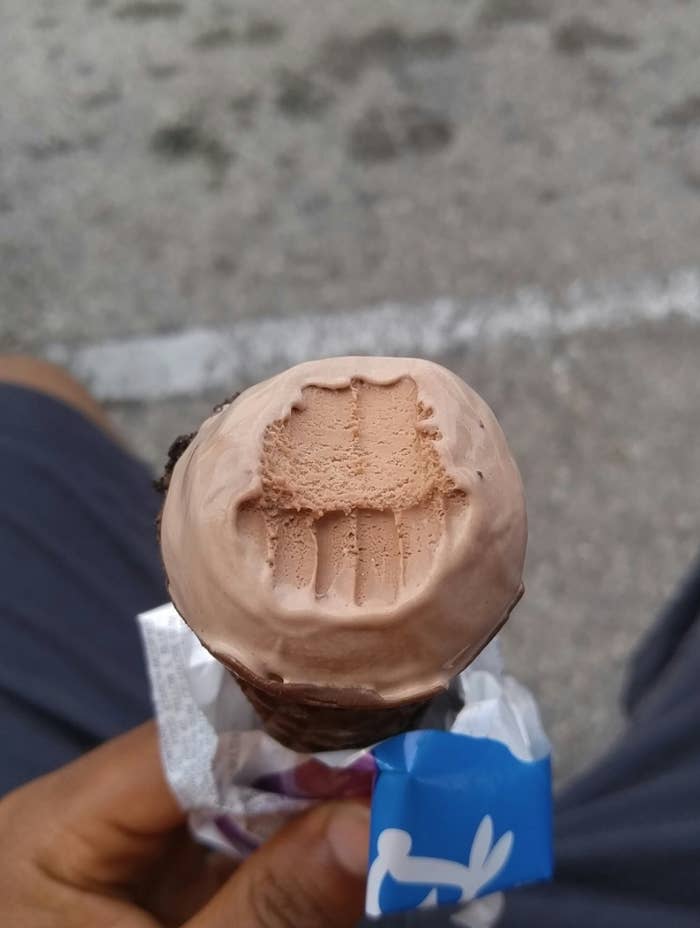 60 People whose weird eating habits show they should not be trusted