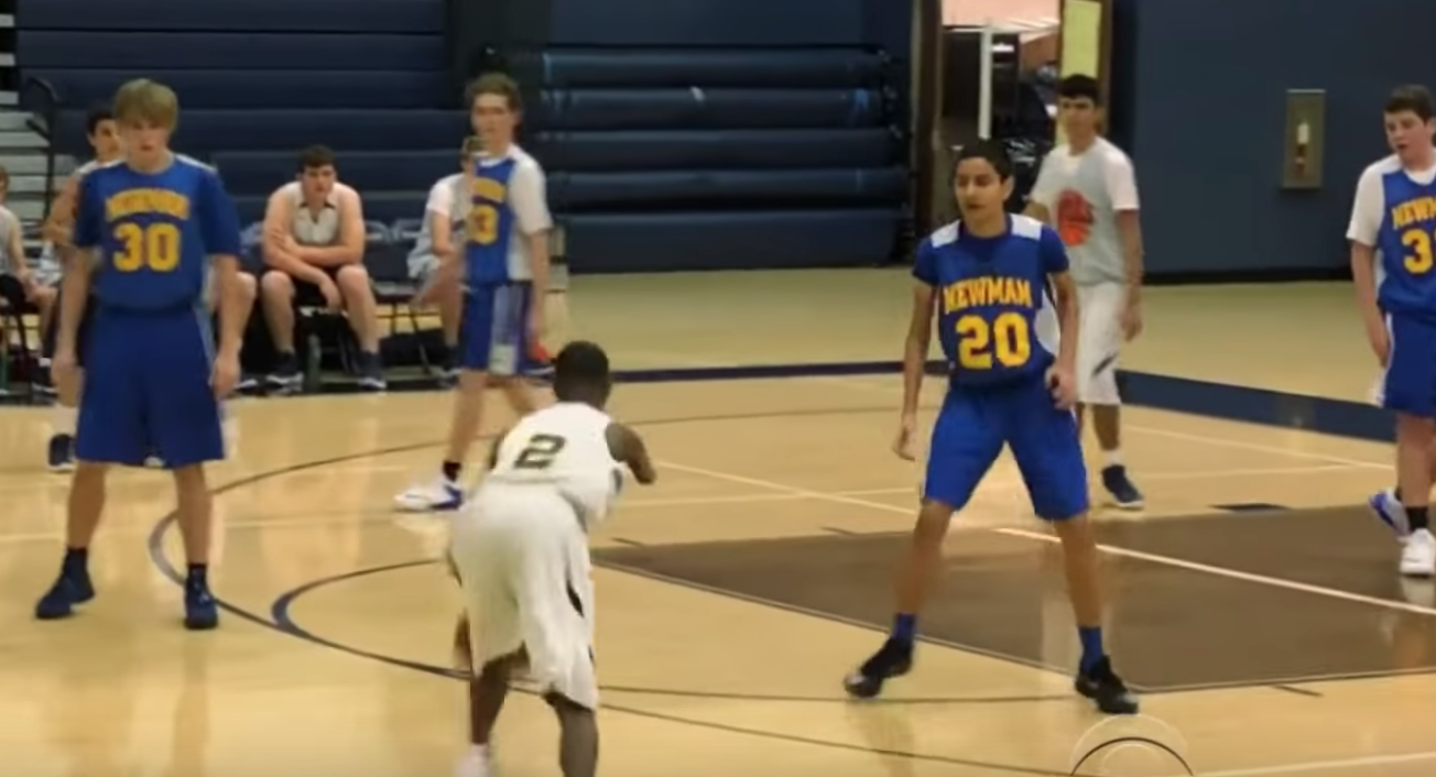 Teen who lost hands rejected by peers to play basketball ends up ...