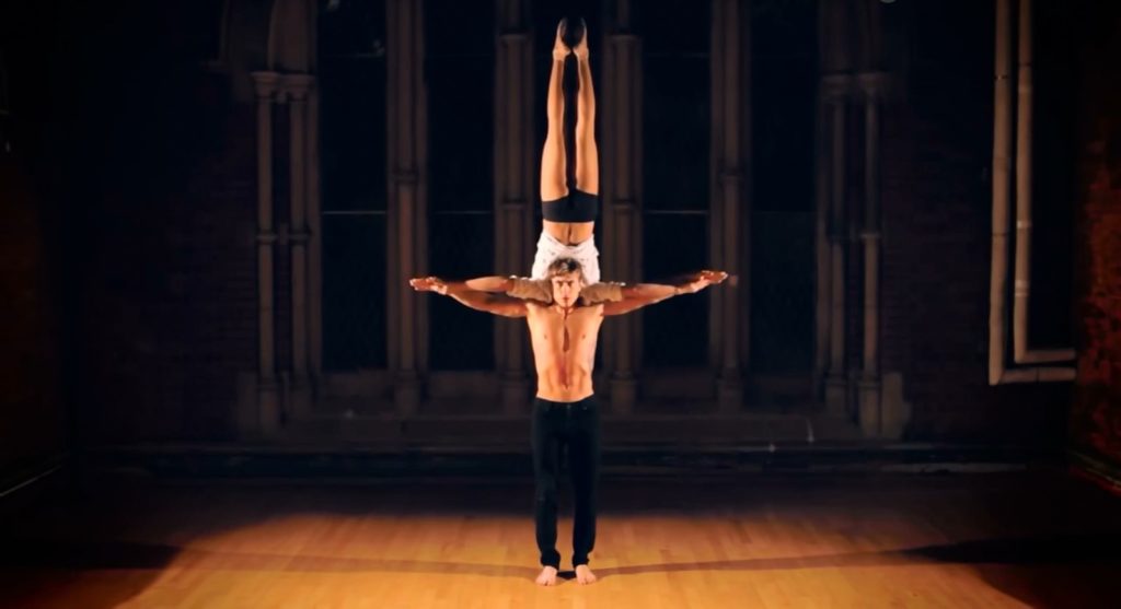 Acrobatic duo delivers high-flying sexy routine to ‘No Light, No Light ...