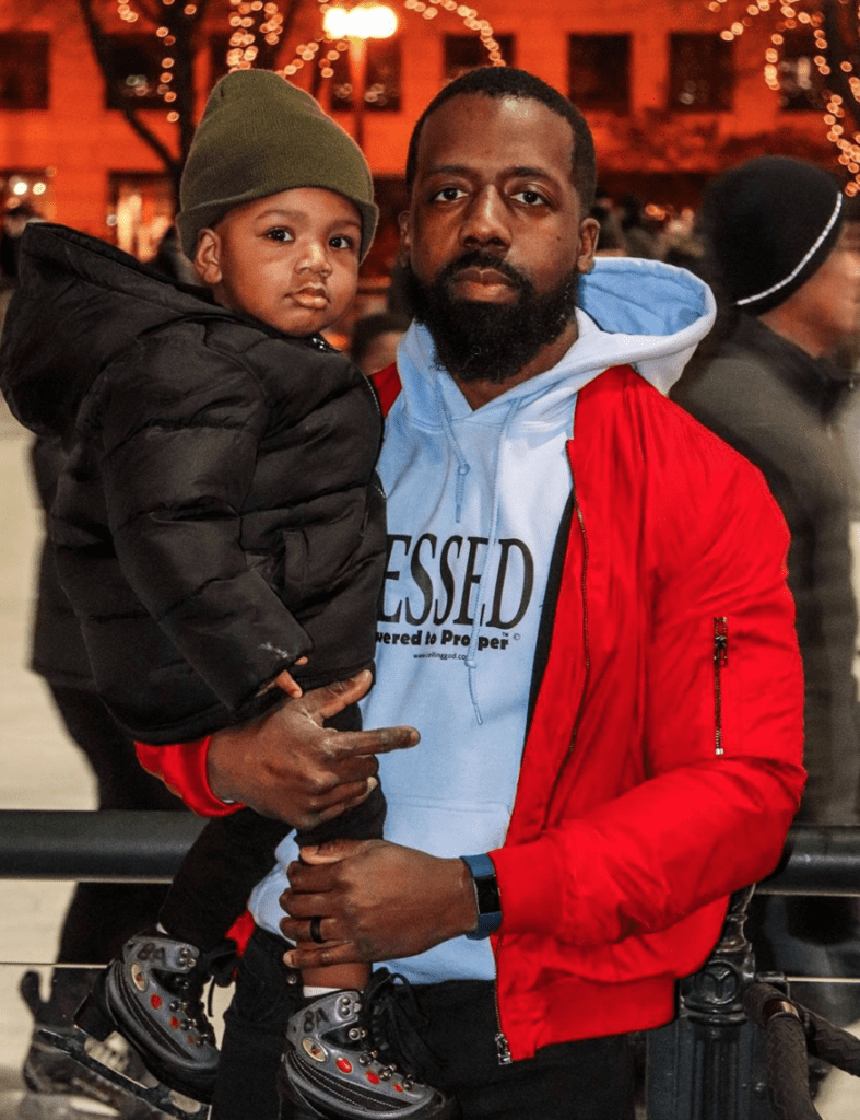 6-month-old sees personal trainer dad working out – then joins in with ...