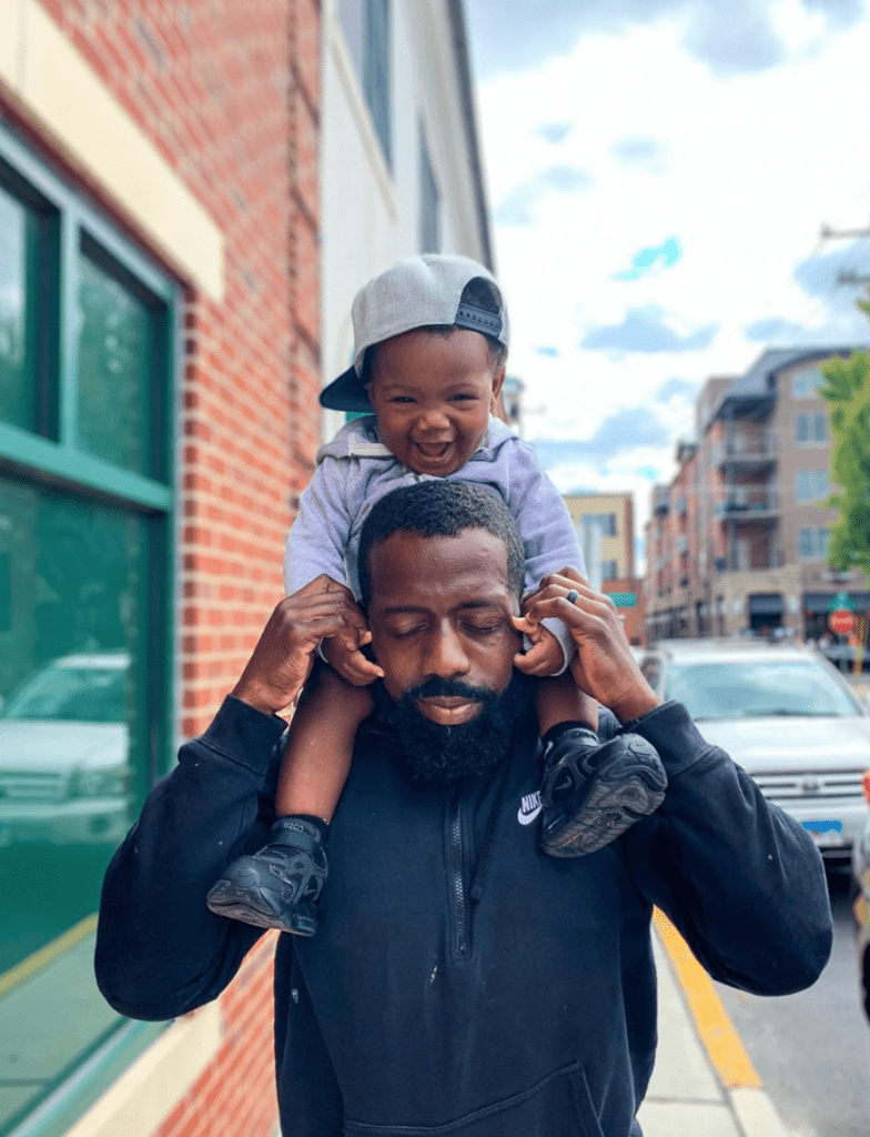 6-month-old sees personal trainer dad working out – then joins in with ...