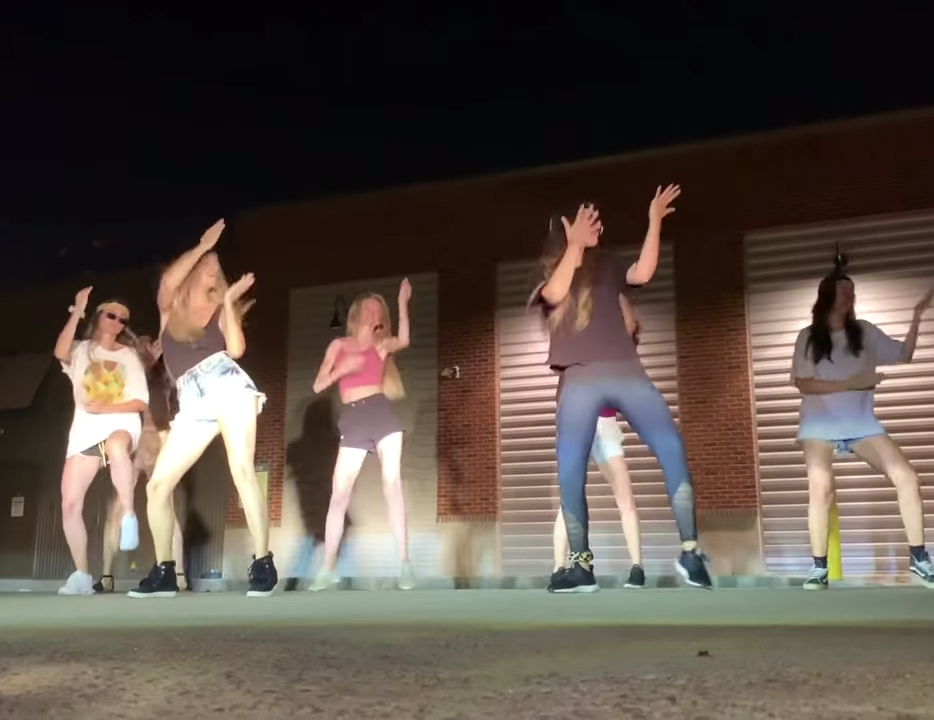 Nashville girls take on "The Git Up" dance challenge