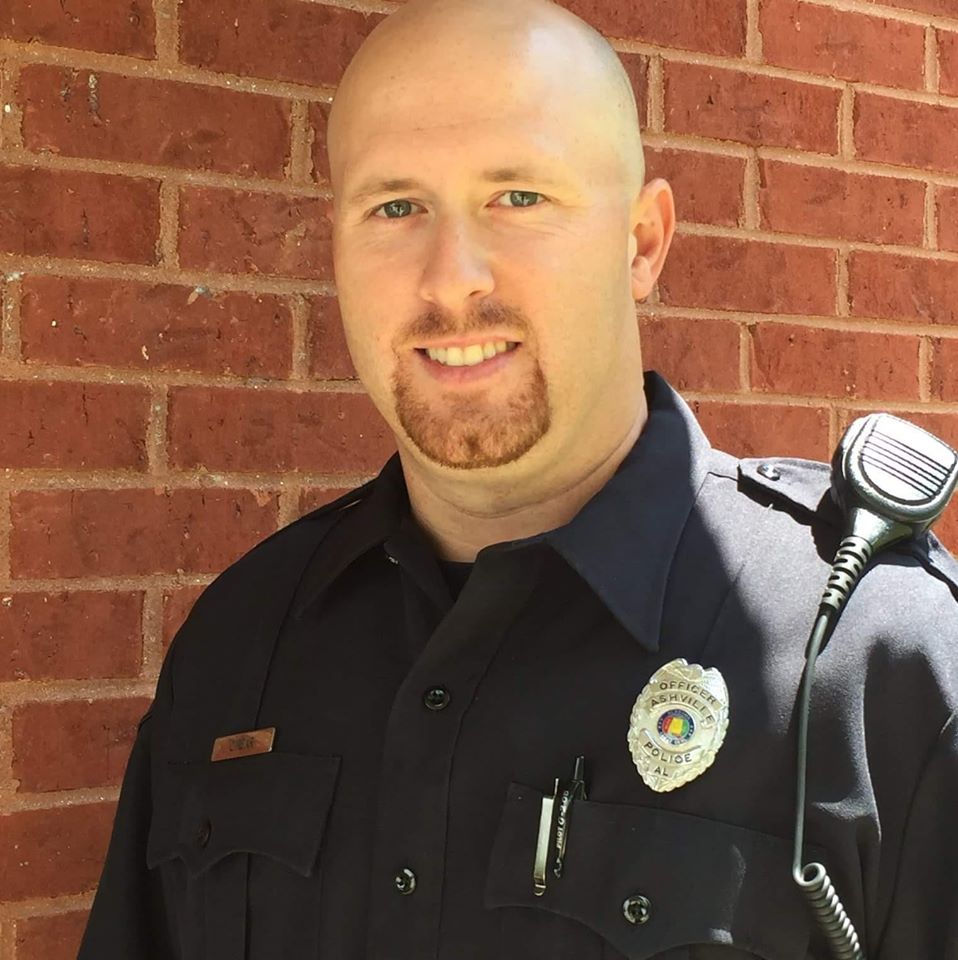 Powerful moment man falls to his knees for fallen officer caught on camera