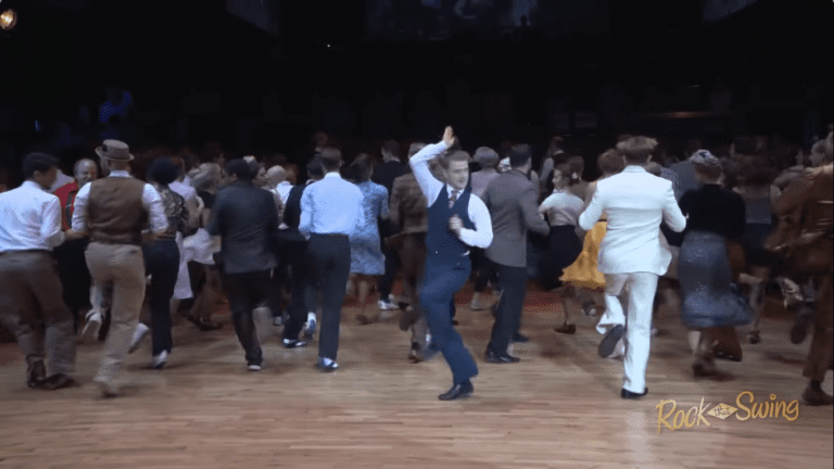 2 Guys set off epic ‘killer boogie’ swing dance with hundreds of dancers
