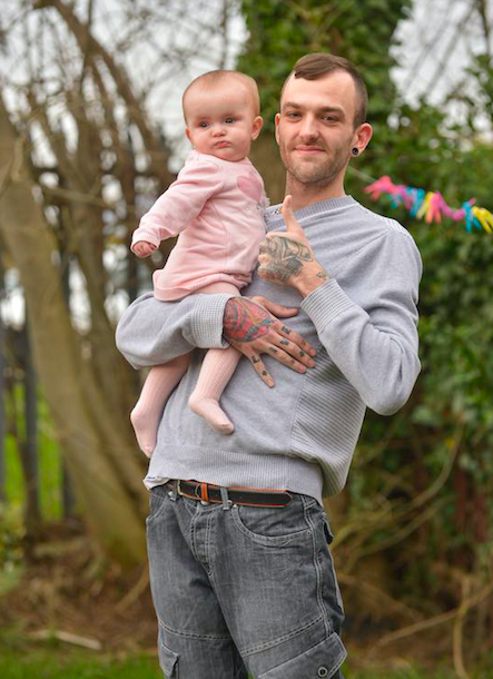 Mom goes into labor while dad’s arm is in a cast – then he delivers ...