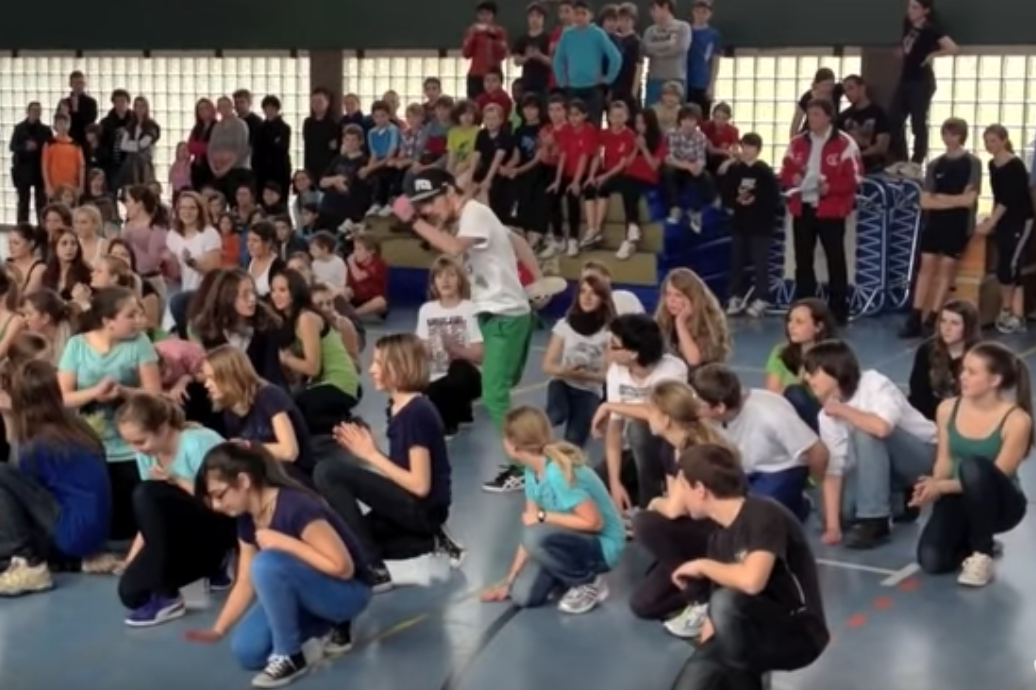 150 students take over gymnasium with incredibly impressive fast-paced ...