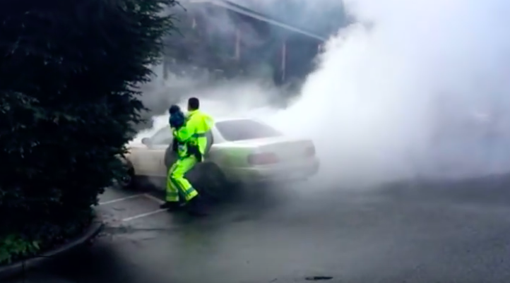 Camera captures heart-pounding moment hero officer leaps into action to ...