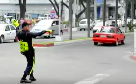 Cop directs traffic with such smooth moves it looks like she’s dancing