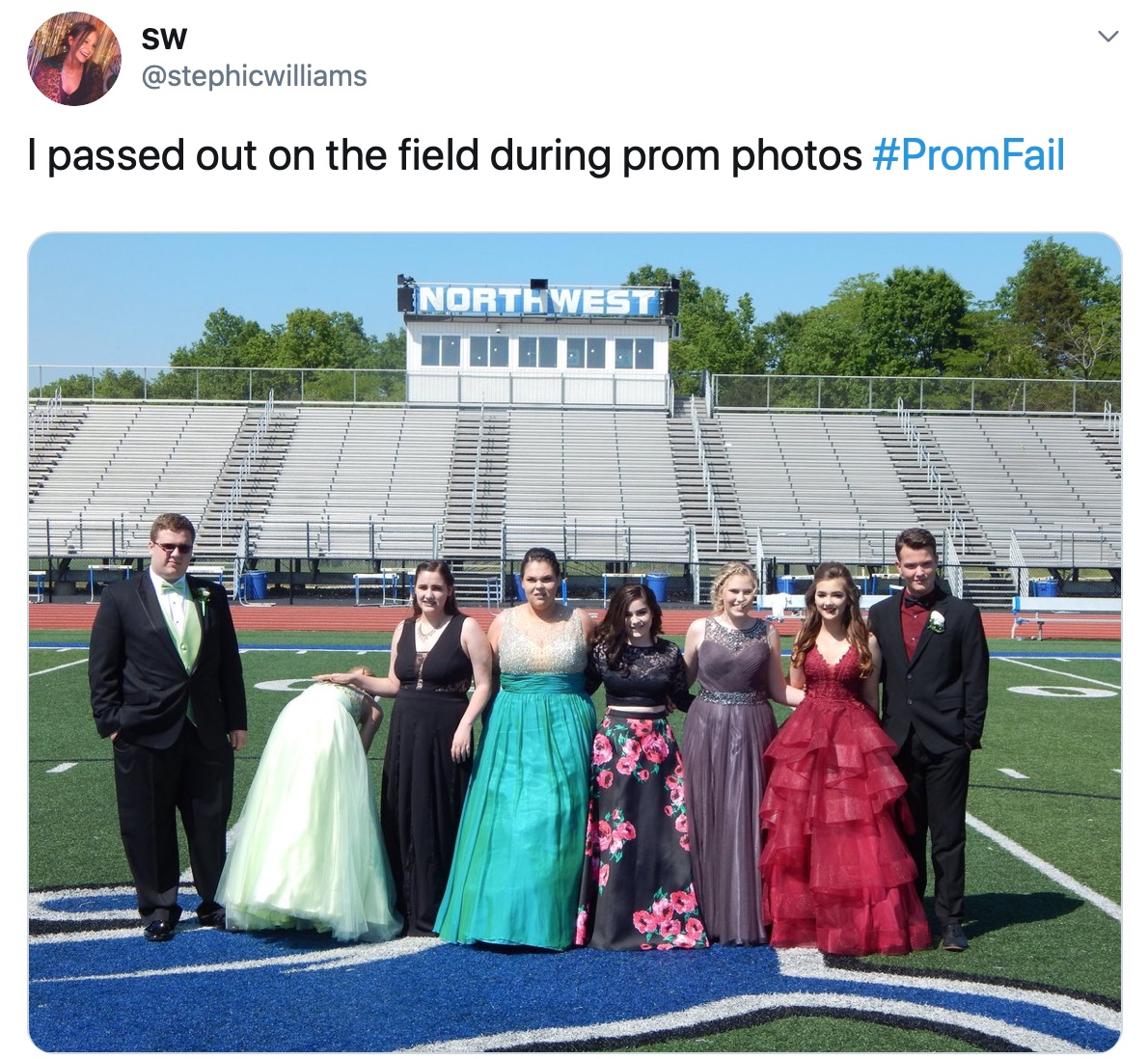 50 Prom Fails That Are Too Funny Not To Laugh About
